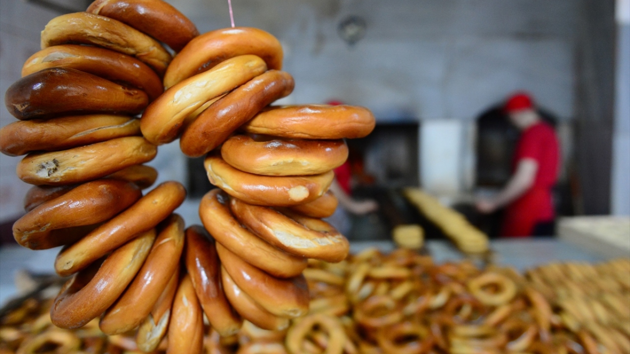 Pekmezin renk ve tat verdiği asırlık lezzet: Giresun simidi | TRT Haber ...
