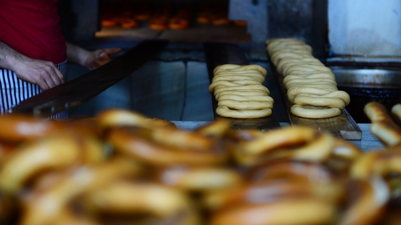 Pekmezin renk ve tat verdiği asırlık lezzet: Giresun simidi | TRT Haber ...