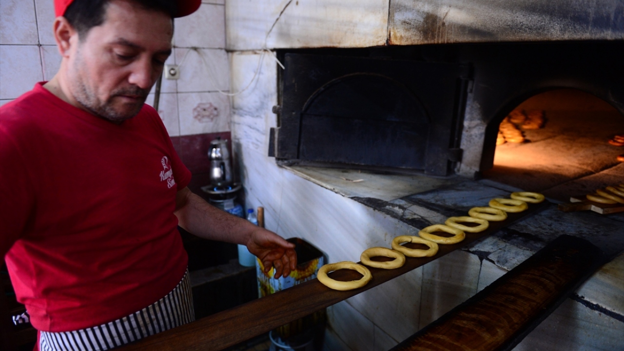 Pekmezin renk ve tat verdiği asırlık lezzet: Giresun simidi | TRT Haber ...