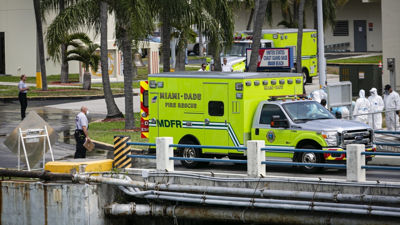 Miami'de gemi çalışanlarının tahliyesi | TRT Haber Foto Galeri