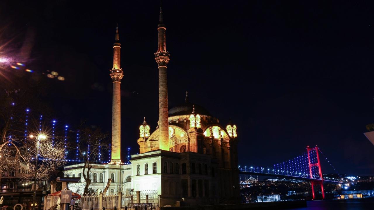 İstanbul'dan gece manzarası | TRT Haber Foto Galeri