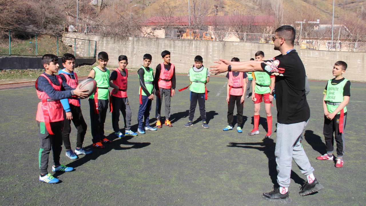 Şemdinli'nin ragbi takımı | TRT Haber Foto Galeri