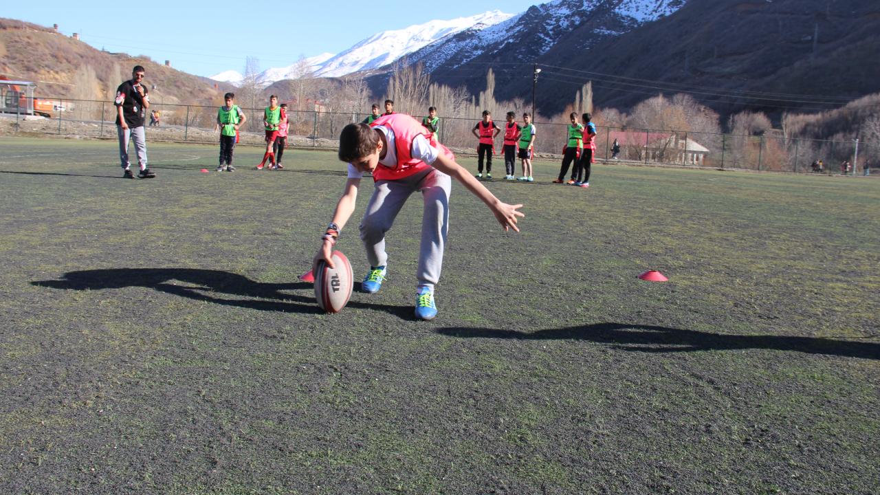 Şemdinli'nin ragbi takımı | TRT Haber Foto Galeri