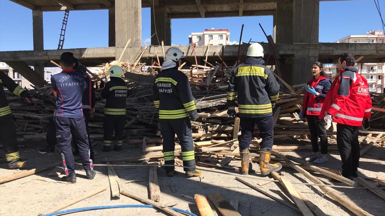Diyarbakır'da cami inşaatı iskelesi çöktü: 6 yaralı | TRT Haber Foto Galeri