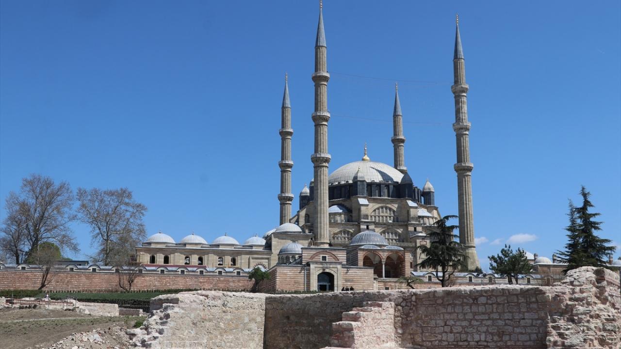 Meydan projesiyle Selimiye'nin silüeti "tam anlamıyla" ortaya çıktı ...