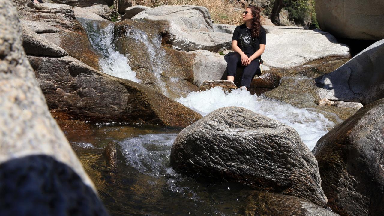 Binlerce yılda oluşmuş kayalıklarıyla Taşyaran Vadisi | TRT Haber Foto ...