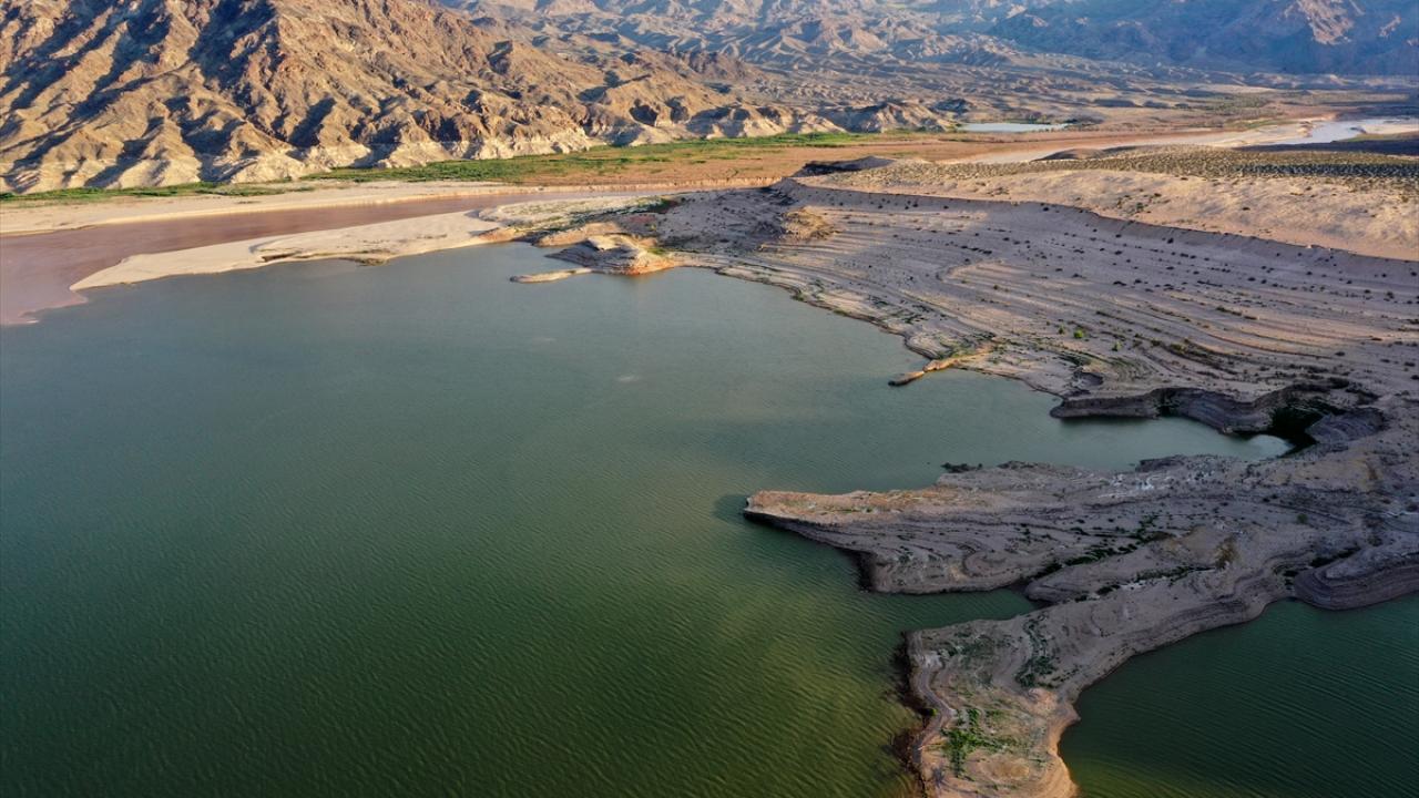 ABD’nin en büyük su rezervi Colorado Nehri'nde kuraklık | TRT Haber ...