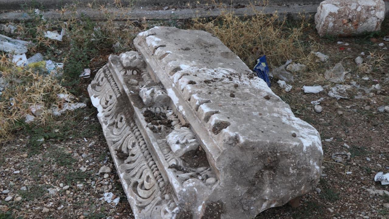 Afyonkarahisar'da doğalgaz çalışması sırasında lahit bulundu | TRT ...