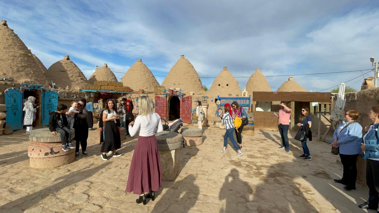 Şanlıurfa'da sonbahar turizmi hareketliliği | TRT Haber Foto Galeri