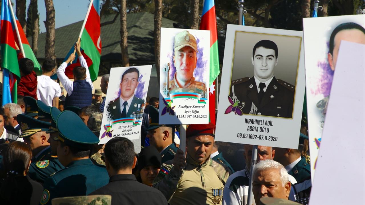 Azerbaycan 2. Karabağ Savaşı şehitlerini anıyor | TRT Haber Foto Galeri