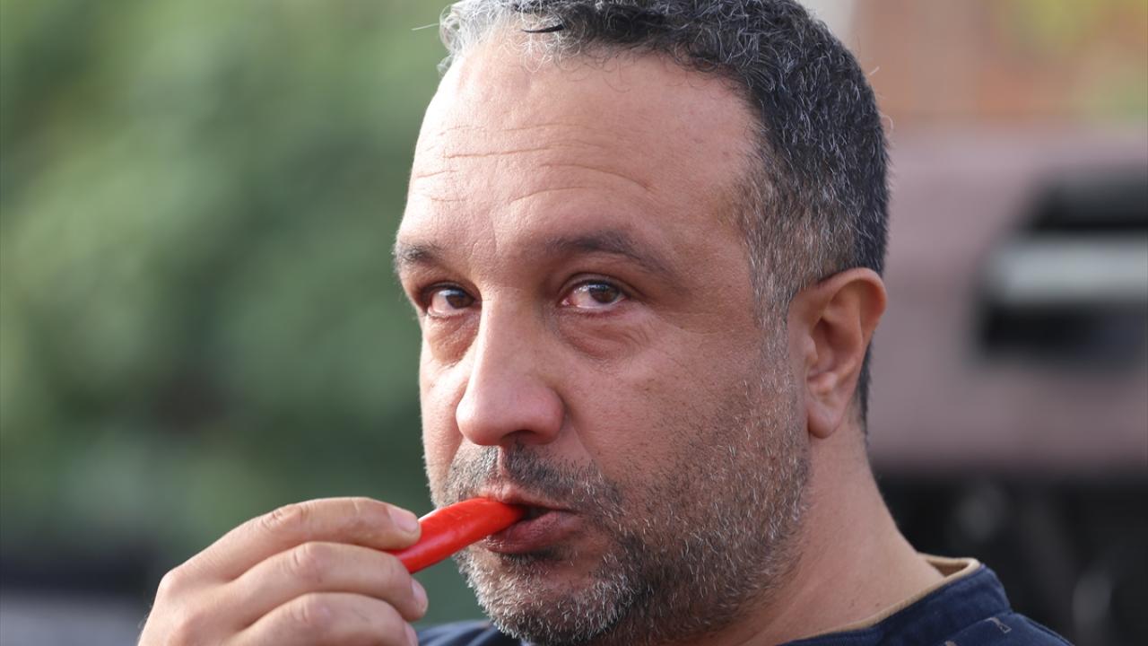 İki dakikada 188 gram acı biber yedi | TRT Haber Foto Galeri