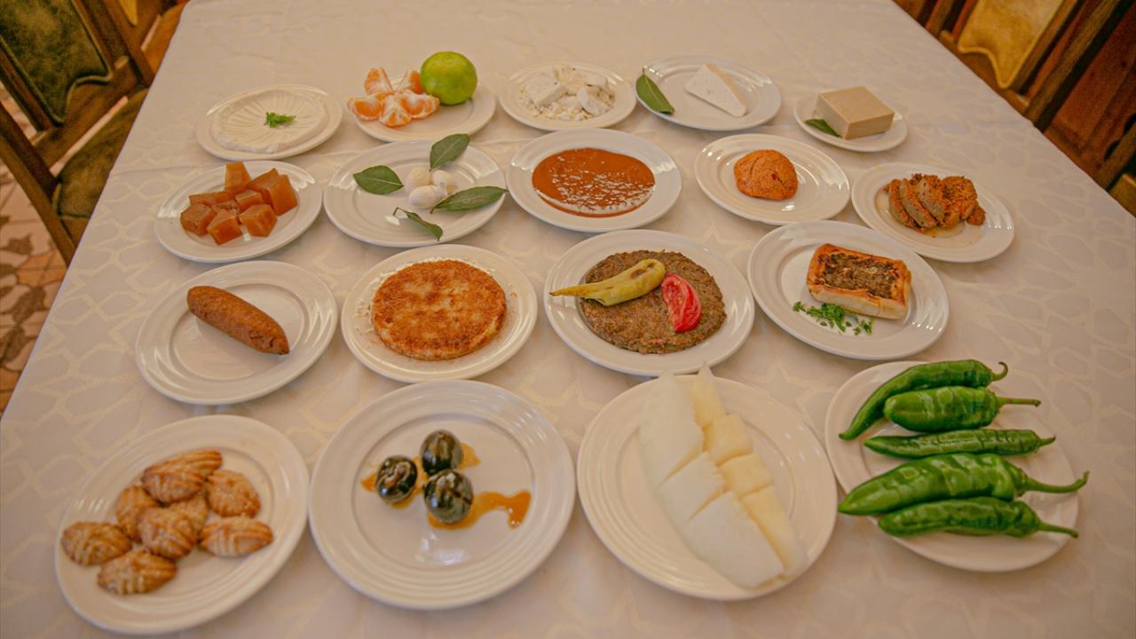 Hatay'ın tescilli ürünlerini yöresel lezzetler sırtlıyor | TRT Haber ...