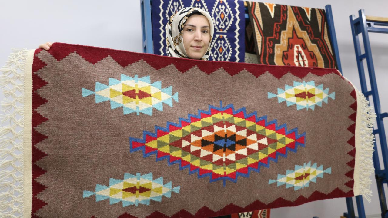 Oğuz boylarının Erzincan'a kültürel mirası "Cengerli Kilimi" tescil ...