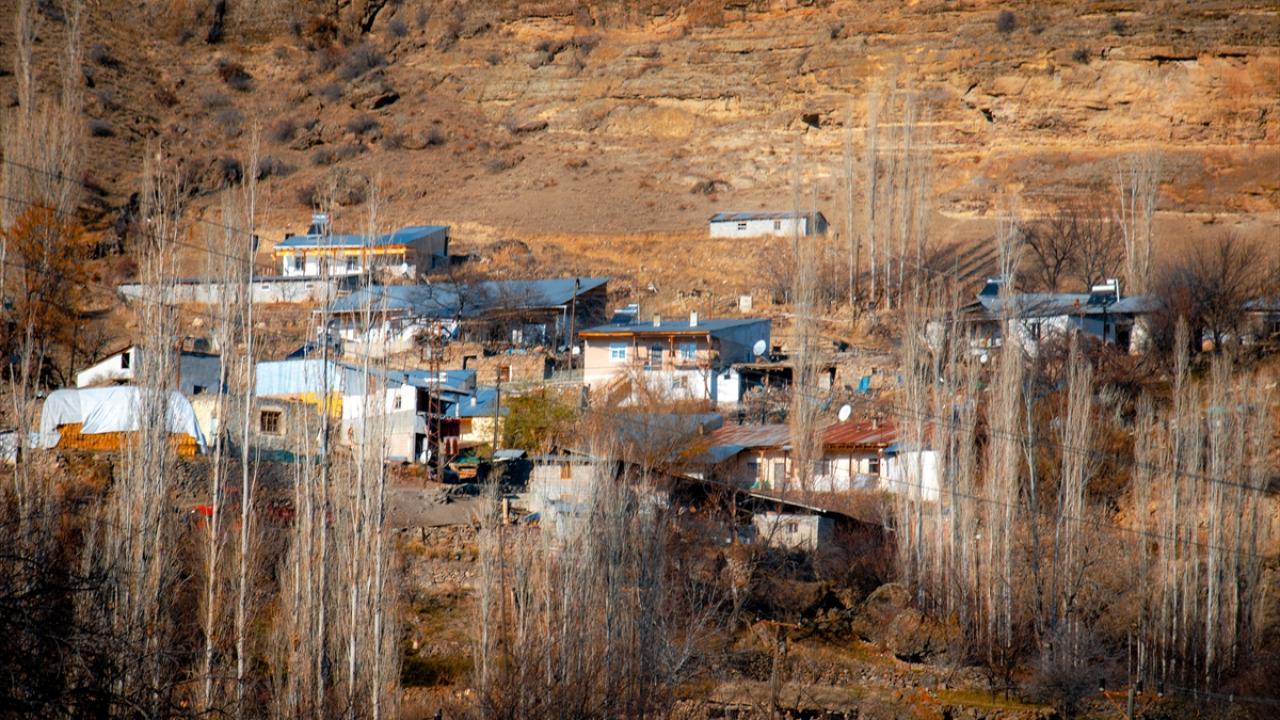 Erzurum'un Liksor Kanyonu dağcıları ağırladı | TRT Haber Foto Galeri