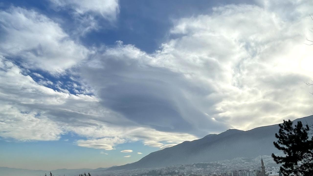 Bursa ve Tekirdağ'da mercek bulutu görüldü | TRT Haber Foto Galeri
