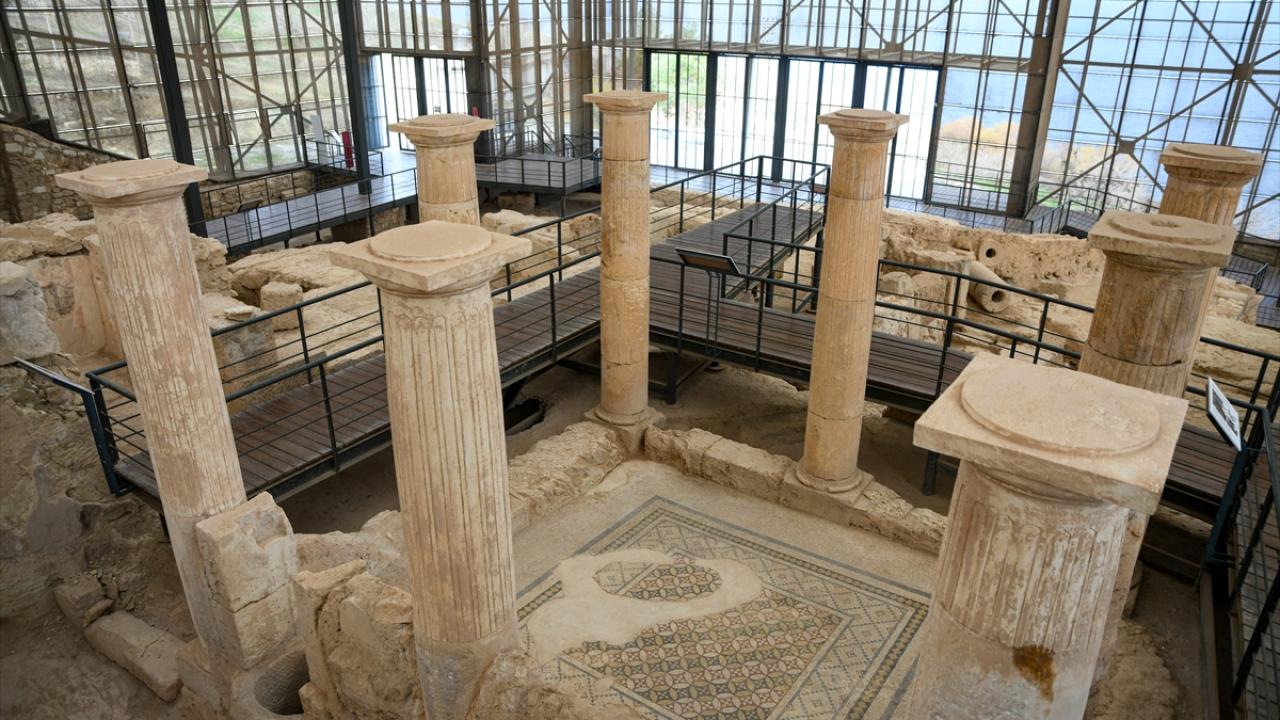 Dünyanın en büyük mozaik müzelerinden Zeugma'ya ziyaretçi ilgisi | TRT ...