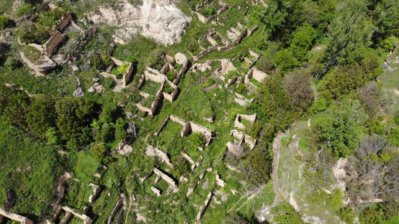 Gümüşhane’deki tarihi taş evler turizme kazandırılmayı bekliyor | TRT ...