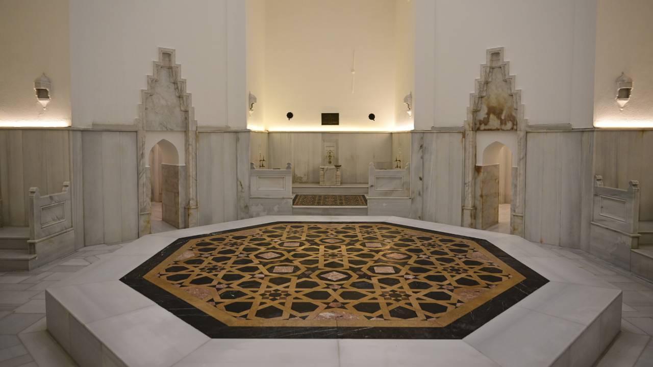 Tarihi Hürrem Sultan Hamamı'nda bir yılda 40 bin turist ter attı | TRT ...