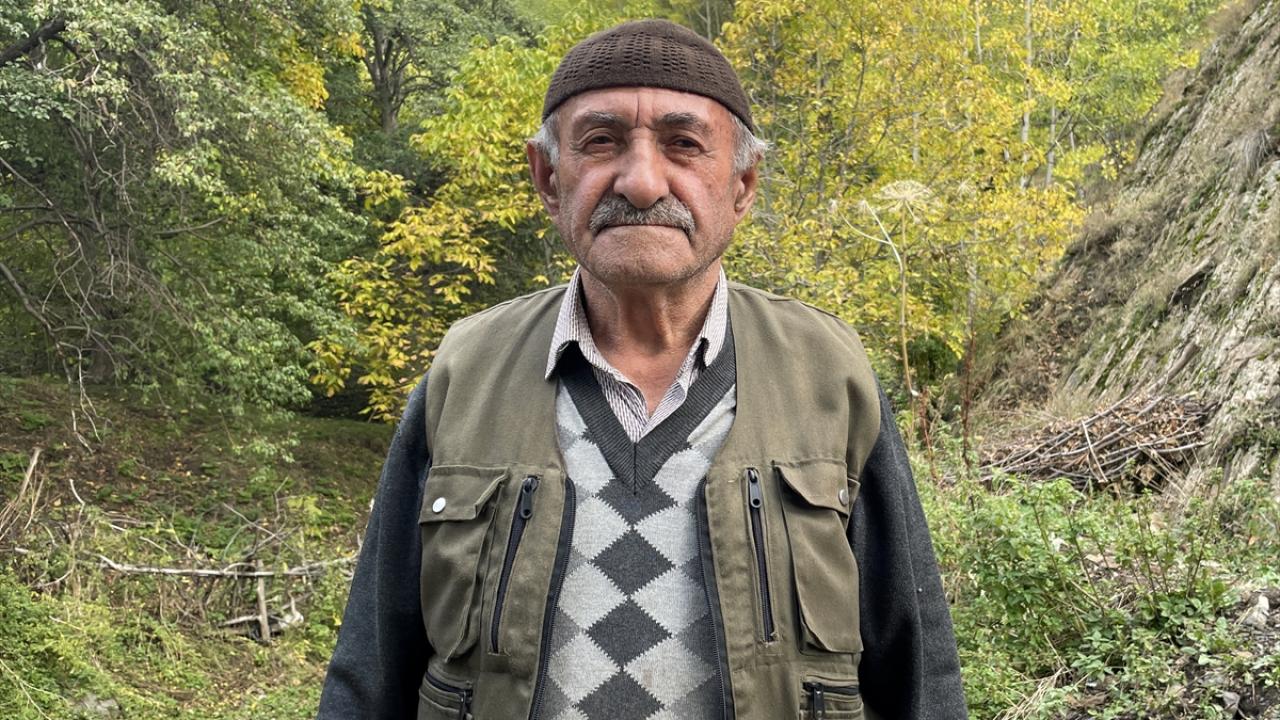 Cihan öğretmen, öğrencisi Zilan için yürüyerek gittiği köyde yeniden ...