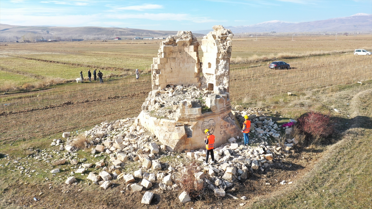 Van depremlerinde hasar gören Kara Yusuf Bey Kümbeti'nin restorasyonuna başlandı | TRT Haber ...