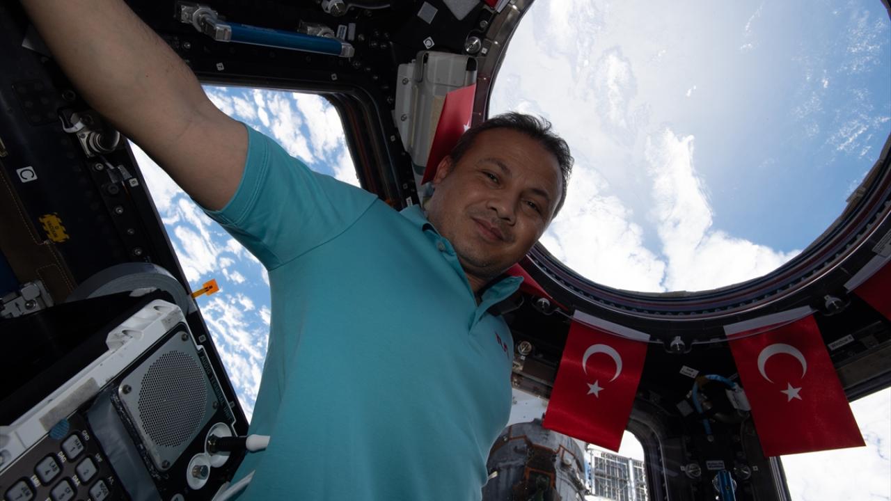 Uzayda bir Türk: Alper Gezeravcı | TRT Haber Foto Galeri