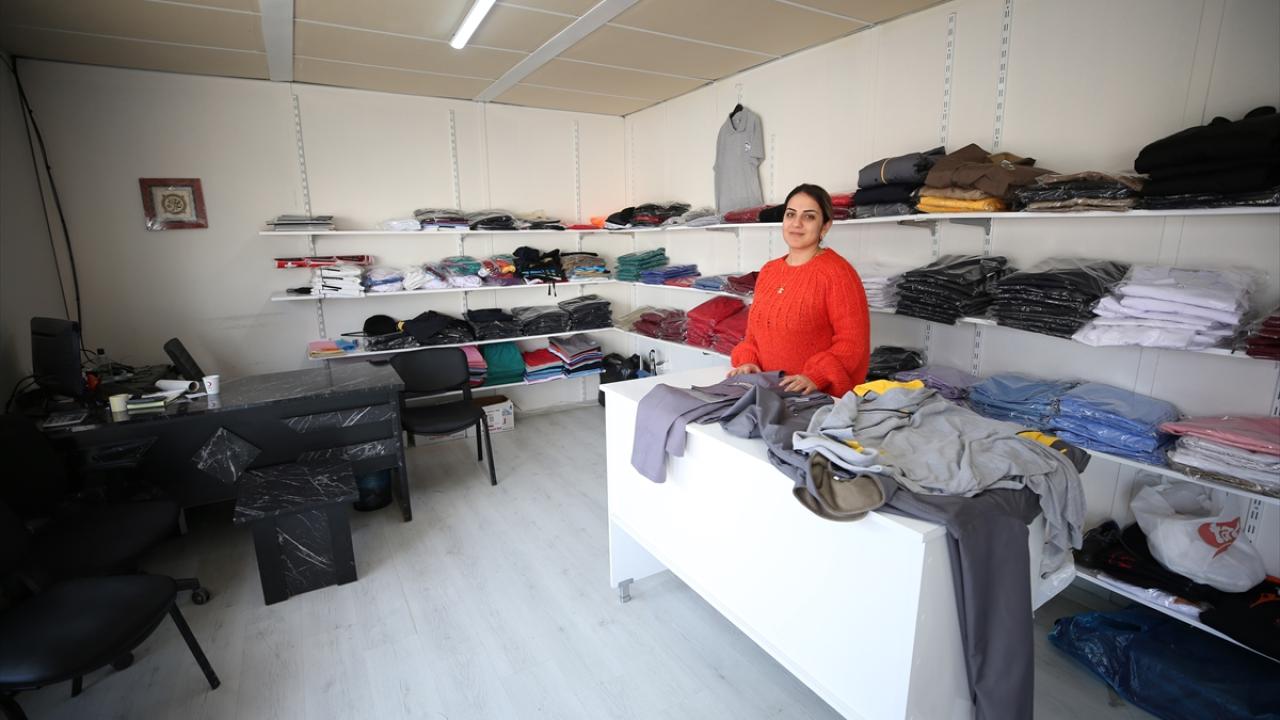 Hatay'da depremzede esnaf prefabrik çarşılarda hizmet veriyor | TRT ...