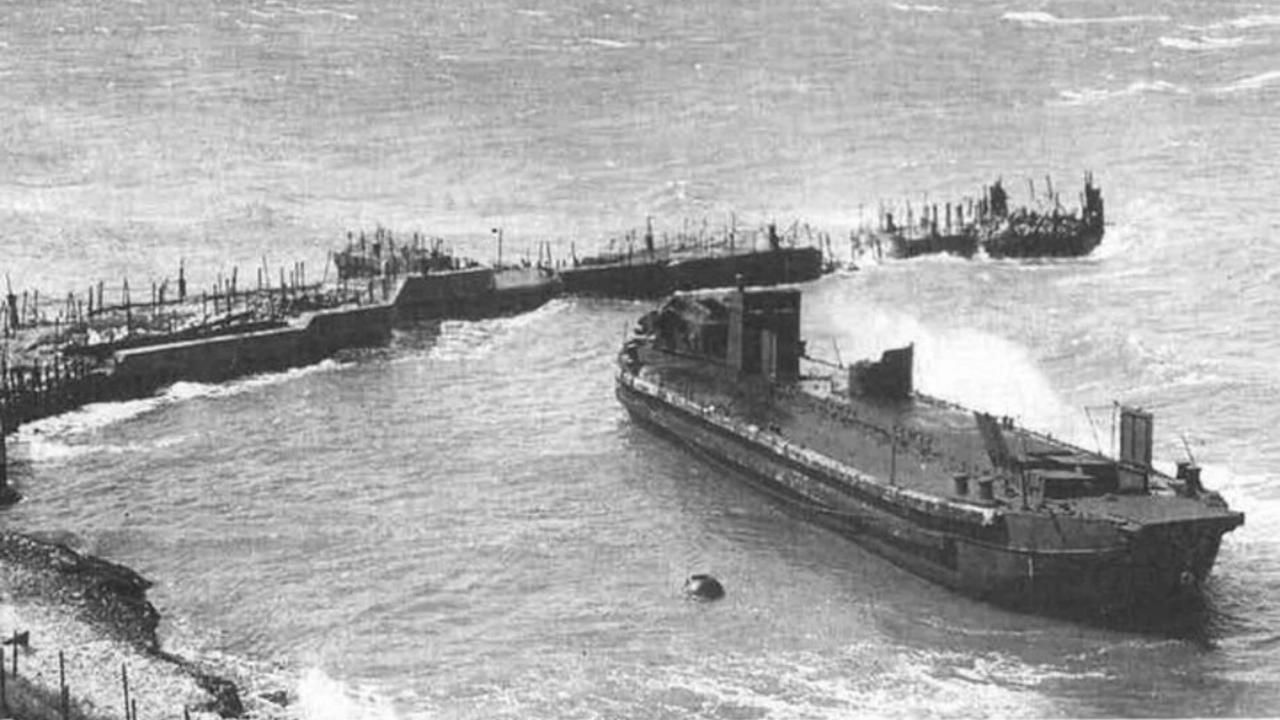 İngilizlerin tahliye için kullandığı layter, Çanakkale Savaşları'ndan ...