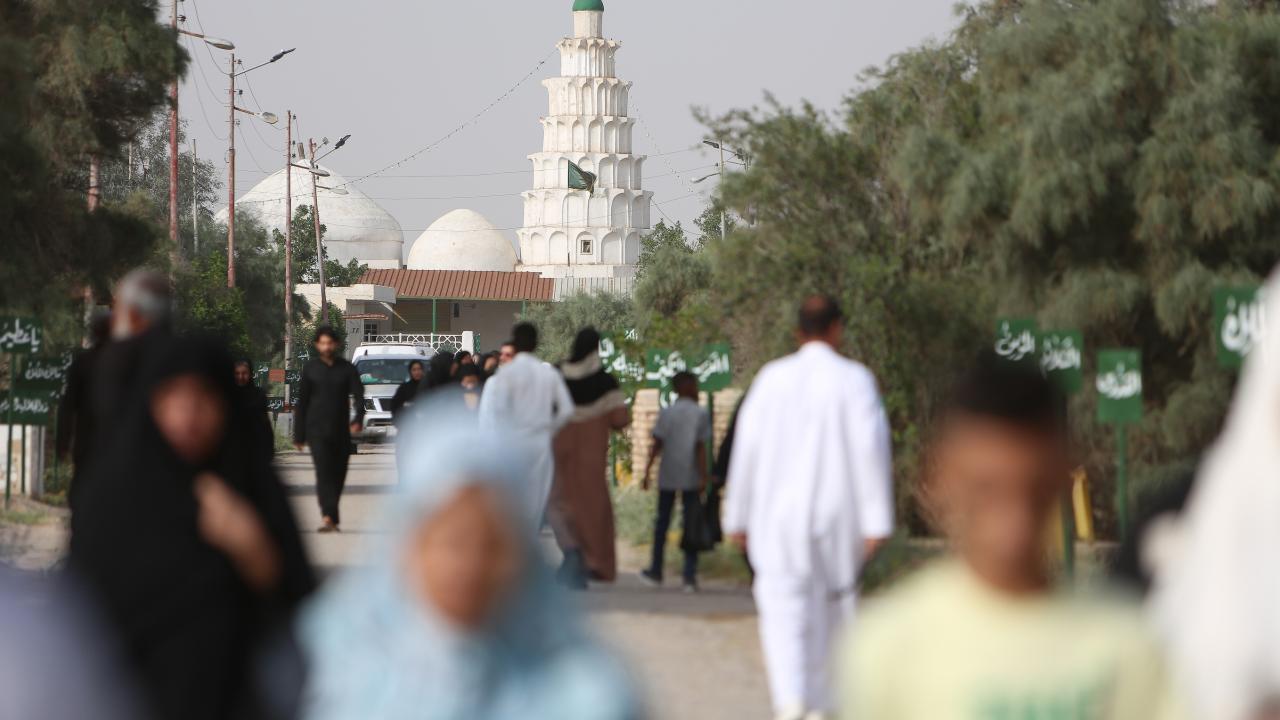 Iraklılar Ramazan Bayramında kabristan ziyaretinde bulundu | TRT Haber ...
