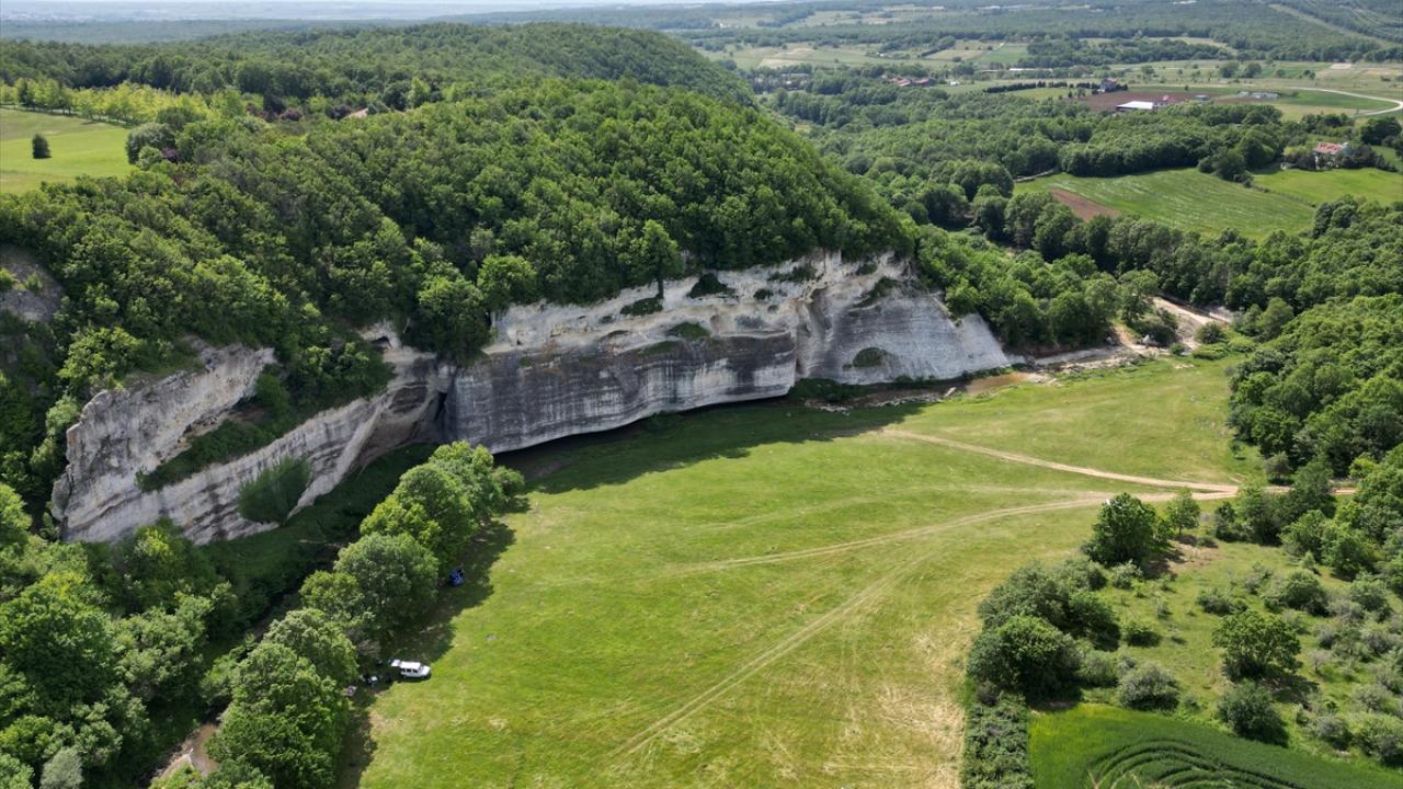 Kanara Kanyonu'nda bulunan doğal kaya sığınakları tarih meraklılarını ...