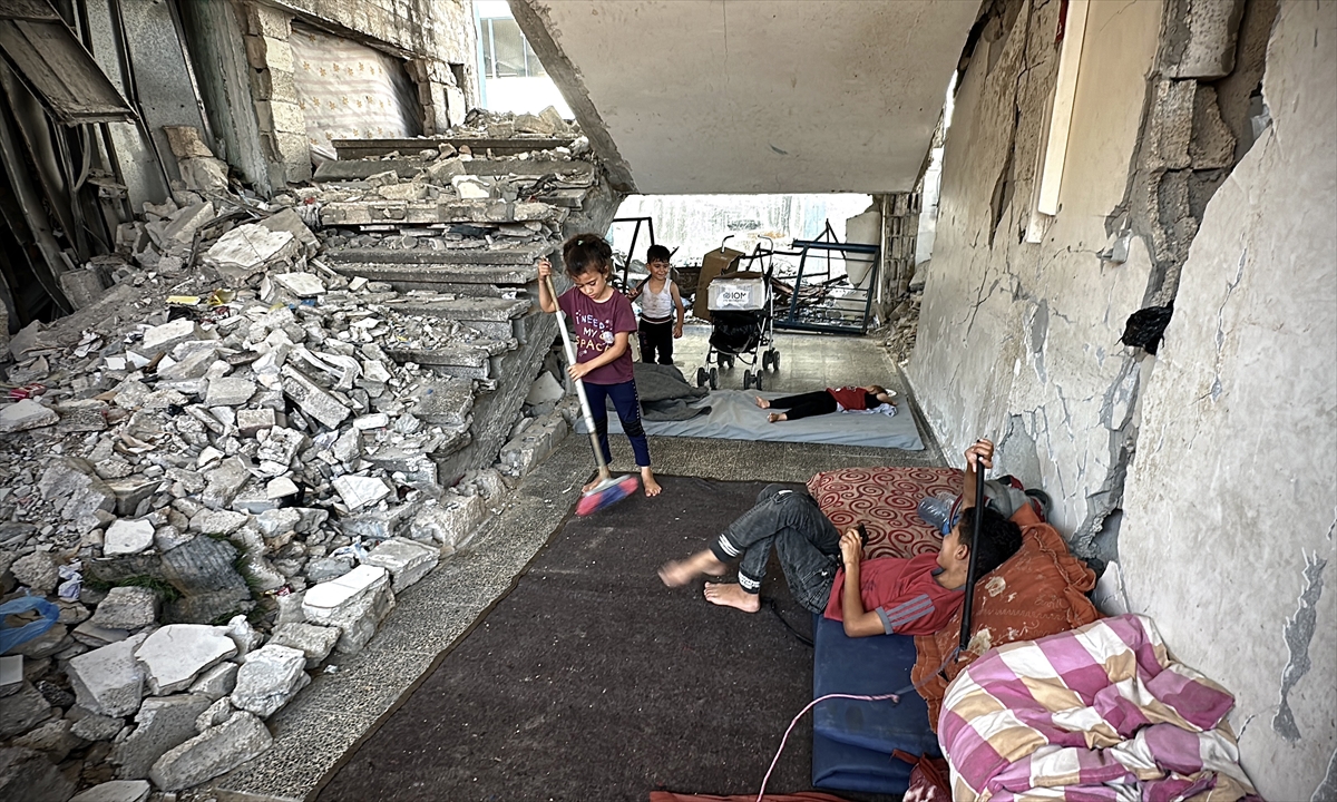Filistinli anne Anza ve çocuklarının hayat mücadelesi | TRT Haber Foto ...