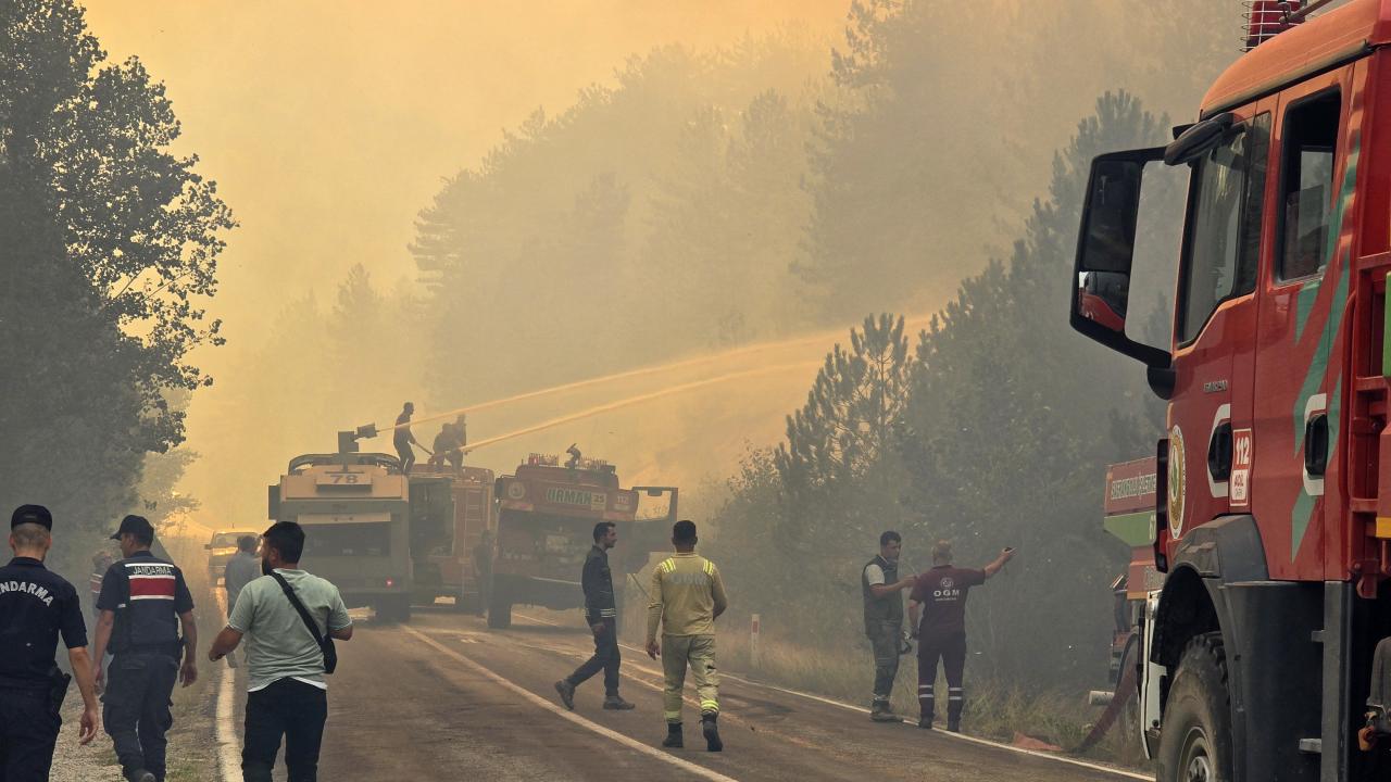 Karabük'teki orman yangınında 50 saat geride kaldı | TRT Haber Foto Galeri