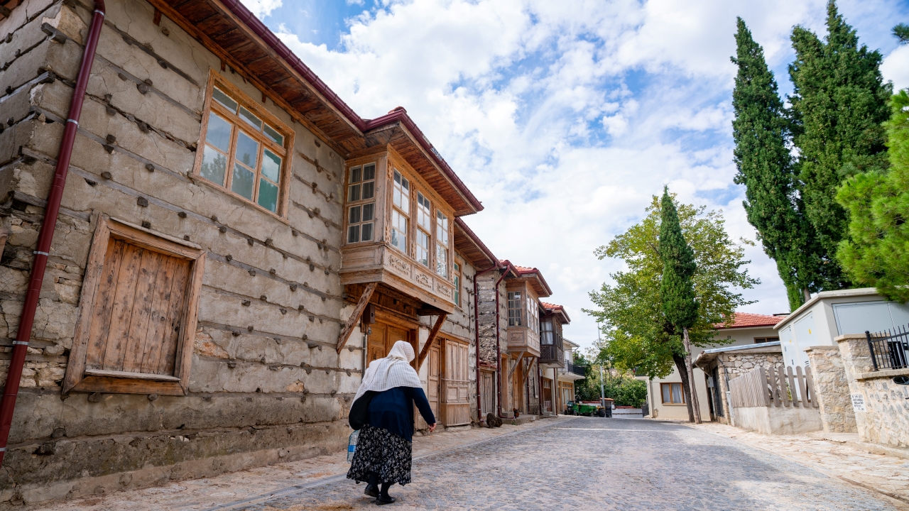 Düğmeli evler ayağa kaldırılıyor | TRT Haber Foto Galeri