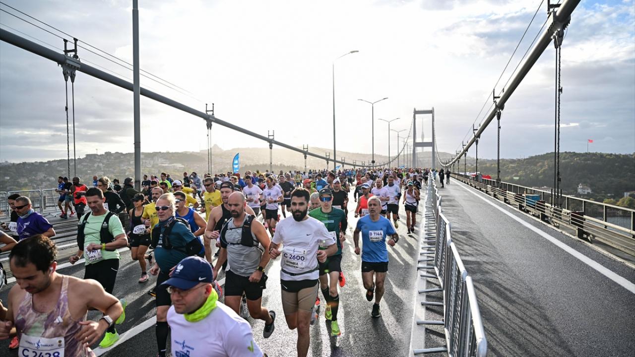46. İstanbul Maratonu başladı | TRT Haber Foto Galeri
