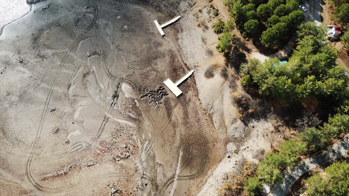 Ula Göleti'nin su seviyesi yağış azlığı nedeniyle düştü | TRT Haber ...