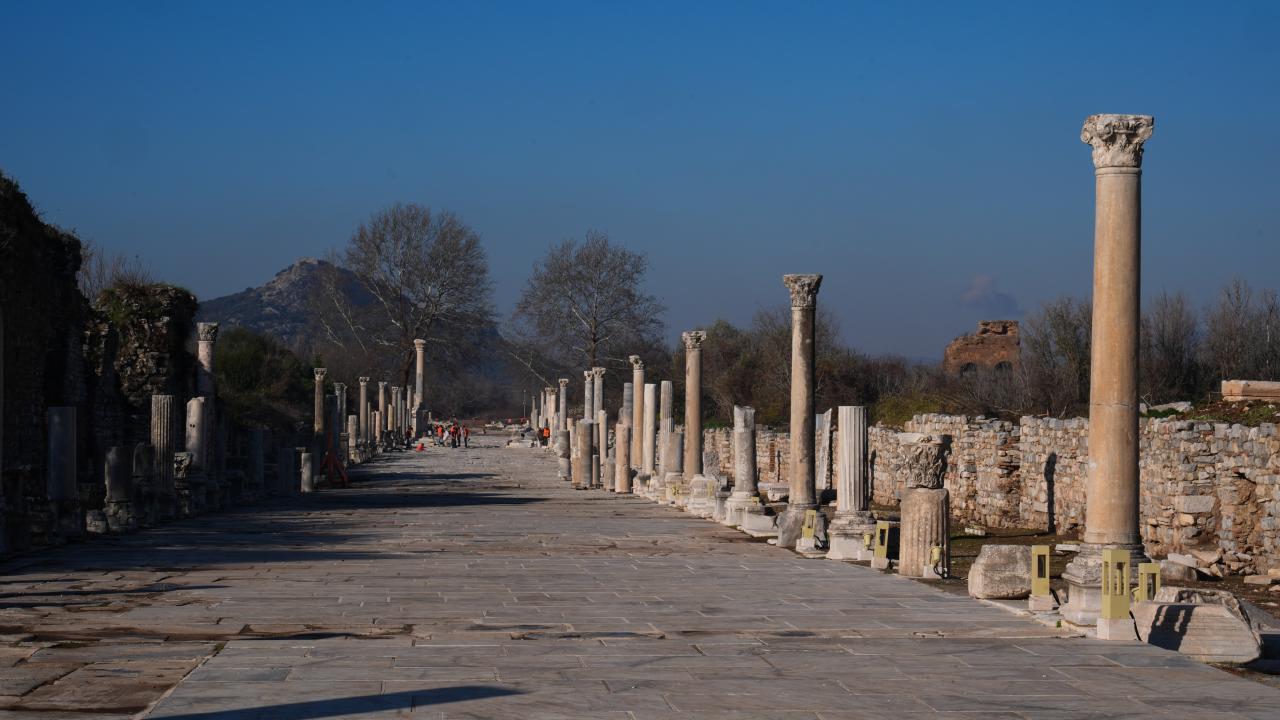 Efes Antik Kenti'nin Liman Caddesi ve Hamamı eski görkemine kavuşuyor ...