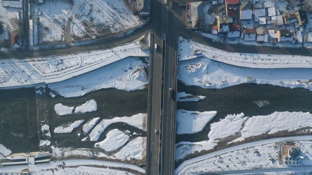 Su altı kazısında 3 bin 600 yıllık tunç hançer bulundu - Son Dakika ...