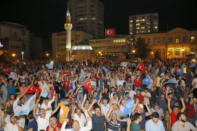 İstanbul ve Ankara'da darbe girişimi | TRT Haber Foto Galeri