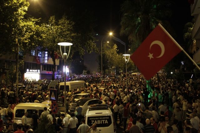 İstanbul ve Ankara'da darbe girişimi | TRT Haber Foto Galeri
