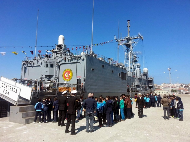 TCG Gökçeada (F-494) savaş gemisi Sinop Limanı'na demirledi | TRT Haber ...